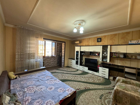 Продам 2-х комнатную квартиру. Юнусабад 8 квартал, 2/9/9. 58 м²