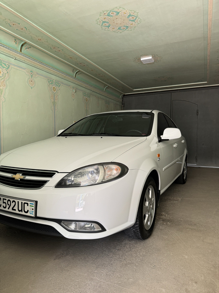 Chevrolet lasetti 3-позиция сотилади