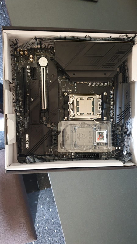 Ryzen 7 7700X B650 MSI MAG