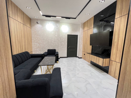 Продается Евро офис Ор-р: базар Аския 115м2