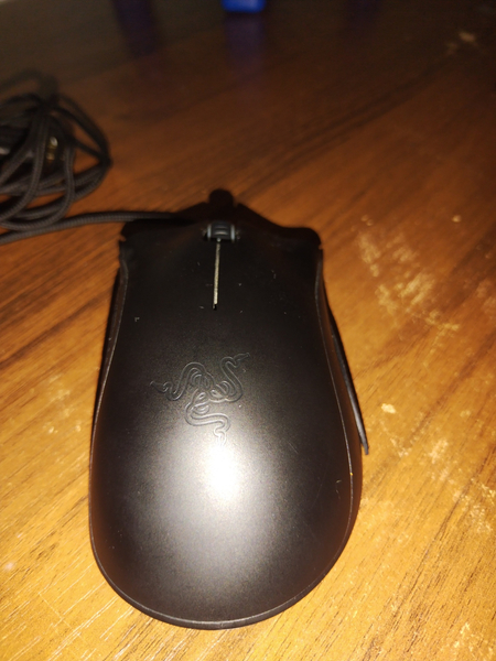 Срочно продам мышку Razer Deathadder Essential