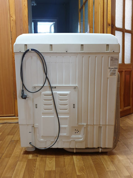 Стриальная машинка полуавтомат Haier
