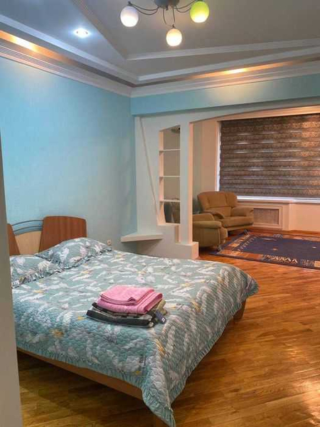 New building 4 room 3 bedroom 2 bathroom euro. metro oybek