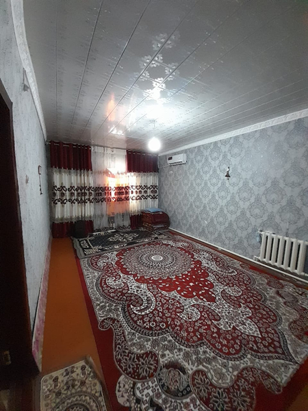 Uy sotiladi 1kv 126a gaz, suv , otiplenye hamma narsasi bor