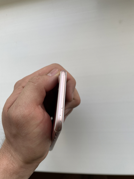 Iphone 7 rose gold.