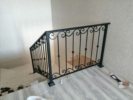 Reshotka ograjdenya Perila Naves zakazga