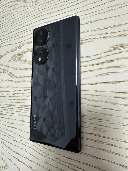 Срочно придётся honor 70 в отличном состоянии