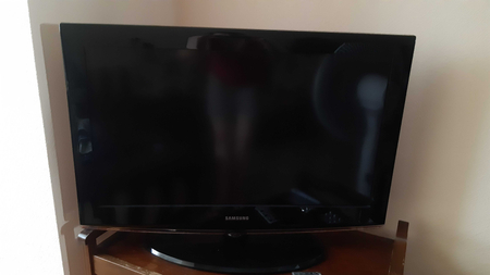 Продам тв  Samsung диагональ 80