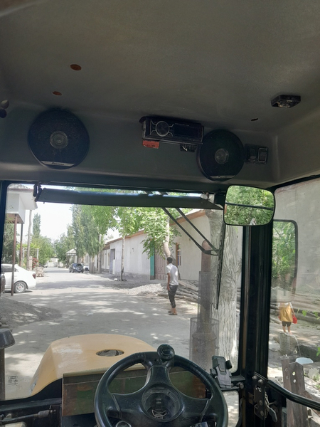 Chimgan 354 traktr sotiladi