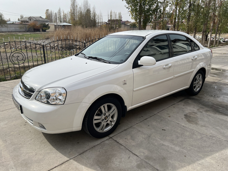 Chevrolet Lacetti 1.8 2013 года с малым пробегом