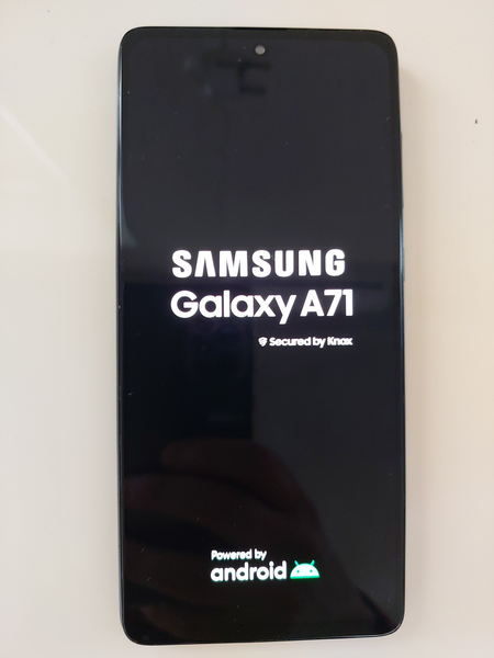Продам Samsung A71 чёрный и беглого цвета.