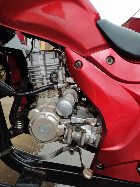New star Moto Sotiladi