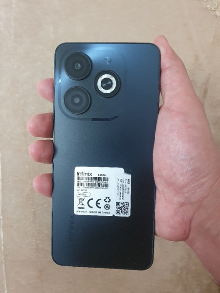 Srochna Sotiladi Infinix Smart 8 4/64Gb Black Orginal