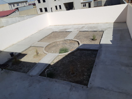 Uchastka sotiladi sarbon to‘yxonasi atrofida