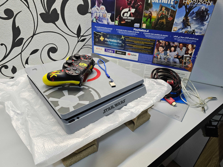 ПРОДАМ PS4 Slim на 1TB + Игры (Прошитая) / ПО 9.00 GoldHEN + USB