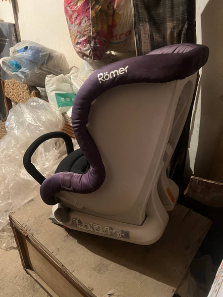 Продается автокресло ROMER