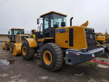 Погрузчик XCMG lw300fn