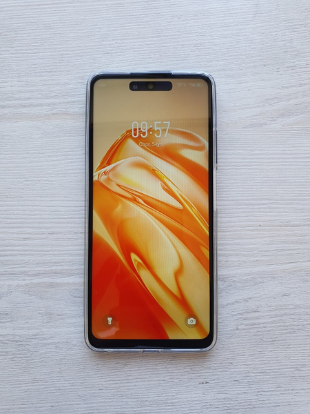 Infinix 40 i kafolati bilan yangi