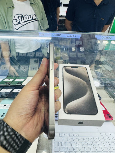 iPhone 15 Pro Max 256 gb natural