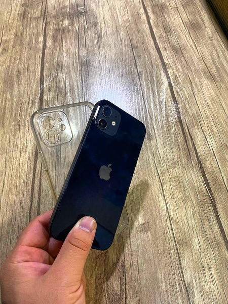 iPhone 12 сатилади
