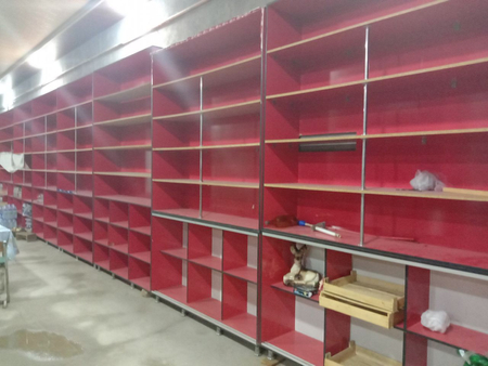 Кибрай туманида магазин полкалари  срочна сотилади  8 та дона  .