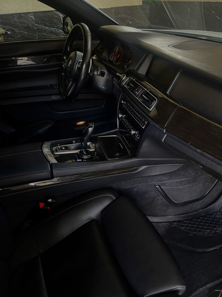 Bmw F02 750Li Long full