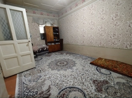 Продается дом ( квартира на земле )Мирабадский район ориентир Обл воен