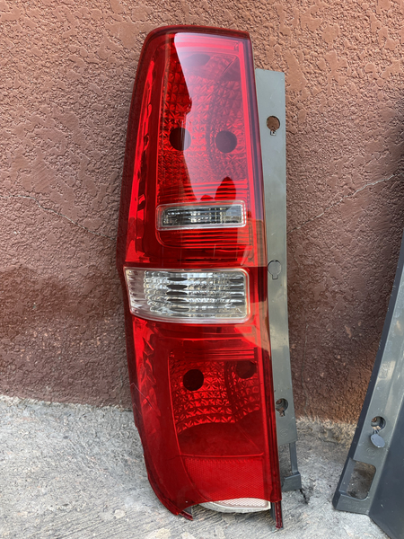 Orqa fara Hyundai Grand Starex
