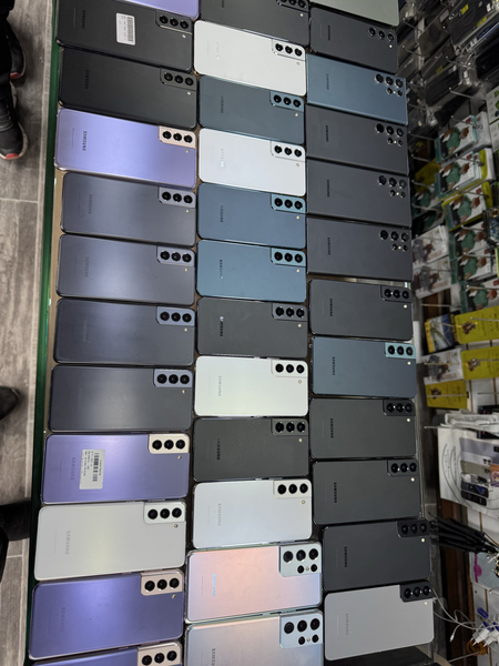 S21 8/256GB ideal sastayaniyada.