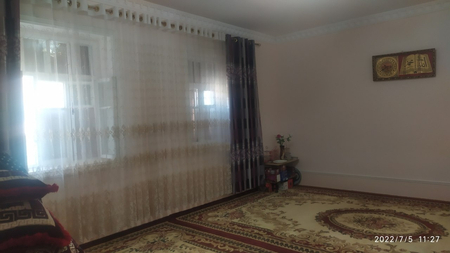 Hovli joy sotiladi uy juda shinam va katta