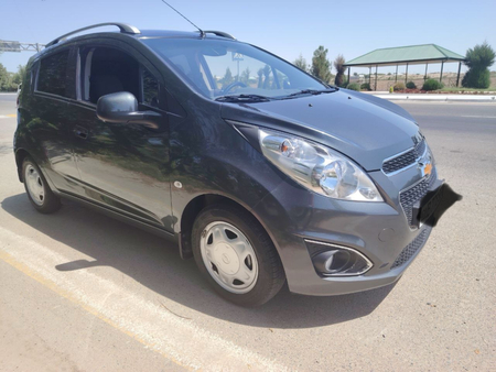 Chevrolet Spark 2022 mokriy asfalt