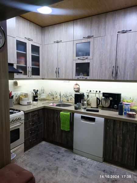 Продаётся шикарная 3х.комн.квартира  Сергели 3  3этаж 5 этажка