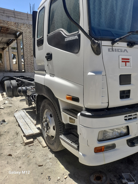 Isuzu giga 16t turbo diesel