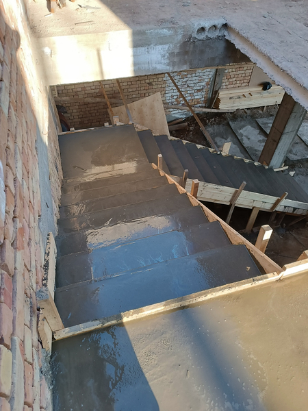 Beton zinalar xizmatini taklif qilamiz.