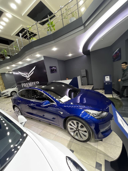 Tesla Model 3 long renj
