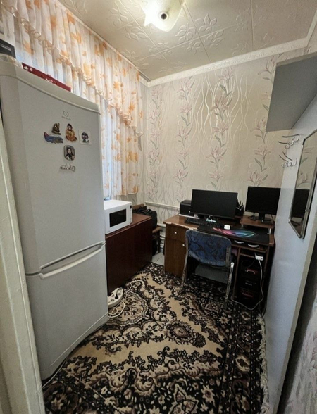 Продаётся квартира 3в4/4/4 на районе ТТЗ-2,  ТТЗ базар,  Диадора