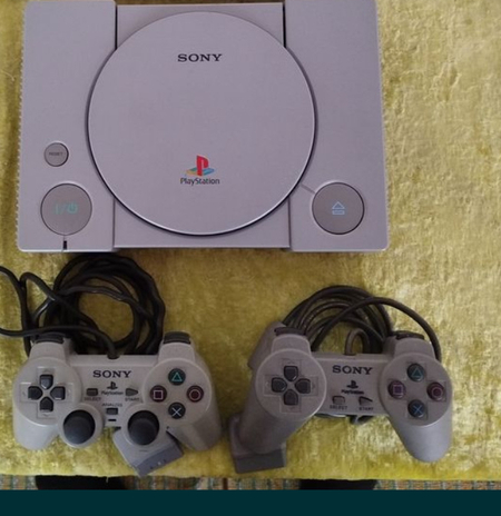 Playstation 1         2 joysticc kop ishlatilmagan pashti yangi