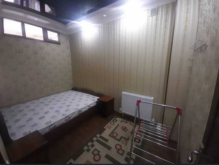 2 xonali 3etajda joylashgan yangi jixozlangan kvartira ijaraga berilad
