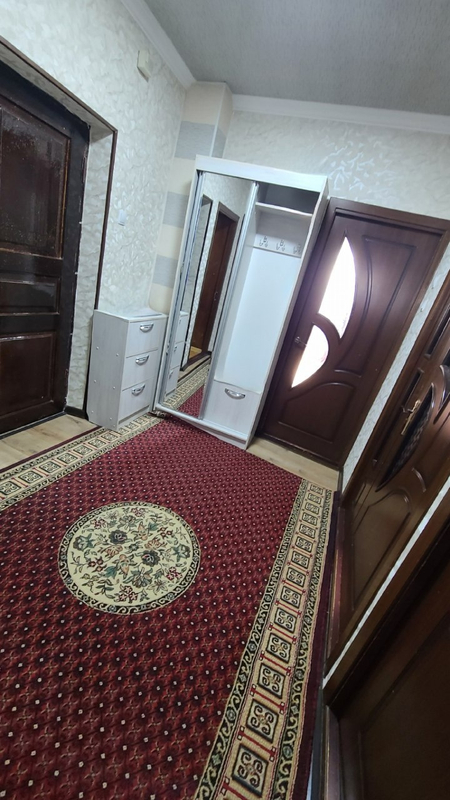Срочно продаётся 3//5//5 на рынке Кадыщева 77- серия кирпич