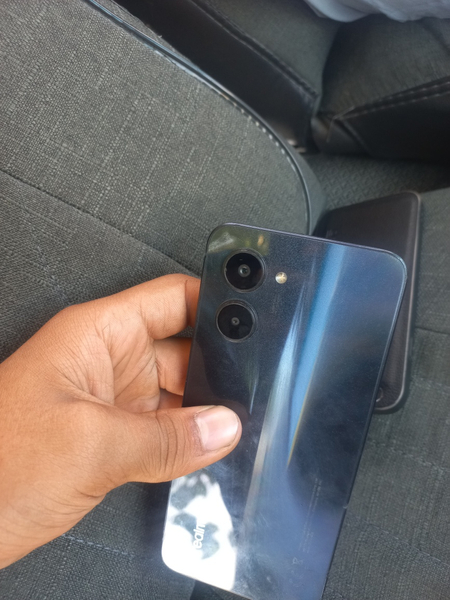 Realme c33 64/4 idealni