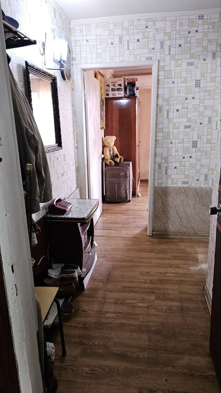1/4/5 балкон 2*3, площадь 37кв.М.Горького!