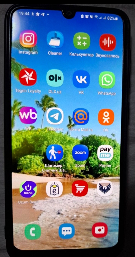 Срочно продаётся телефон Samsung A 50.