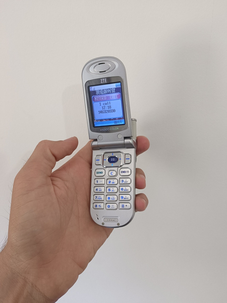 ZTE Perfektum RUIM Karta tushadi Sastayaniyasi IDEAL