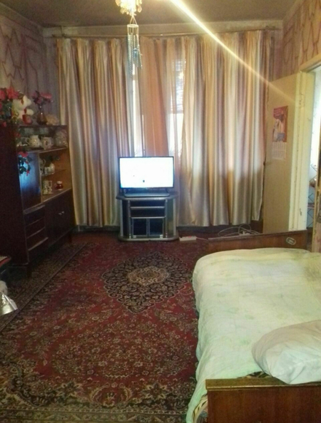 Срочно продаётся  своя квартира 11 квартал 3/3/4 сообственная