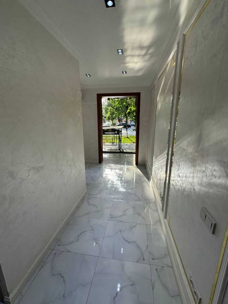 Срочно продается Офисное помещение 50 м² Яшнабад (J2950)