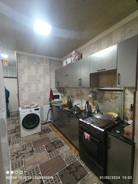 2 хонали квартира 7-микрарайондан срочно сотилади.