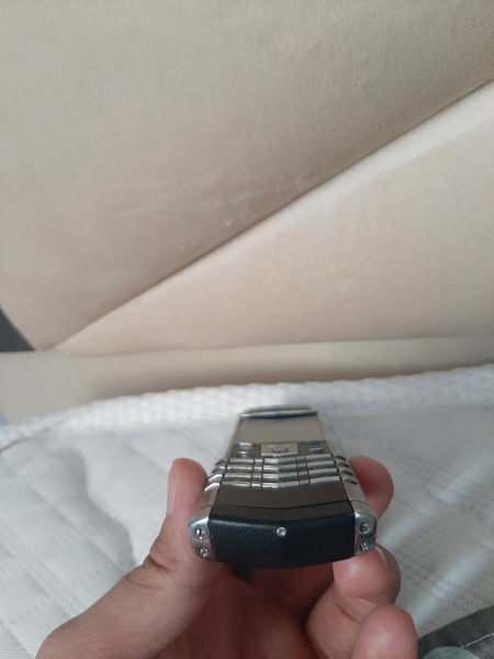 Продаётся Vertu Signature