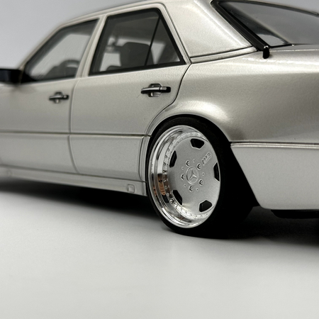 Mercedes Benz W124 E500 Волчок 1:18 моделька металлическая - Доставка