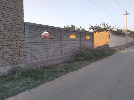 Uchastka sotiladi
