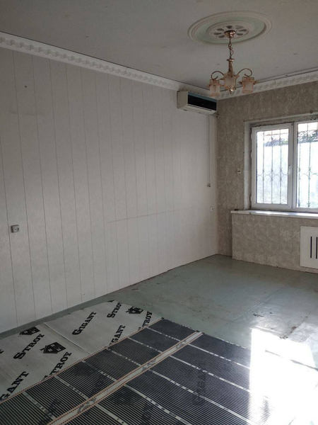 Медгородок 3 хона 3 этаж 4 этажка дом сотилади.